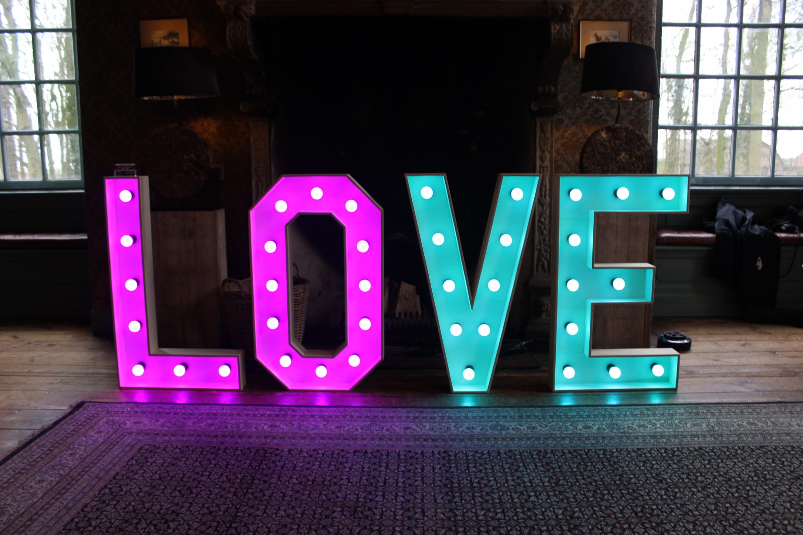 Grote Verlichte Letters Huren - XL Lichtletters